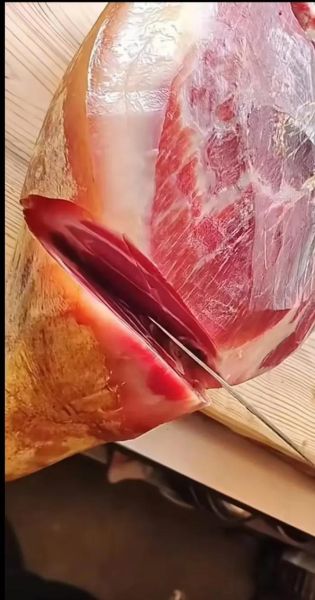 宣威火腿多少钱一只_正宗宣威火腿价格区间-第1张图片-山城妙识 宣威火腿多少钱一只_正宗宣威火腿价格区间-第1张图片-山城妙识