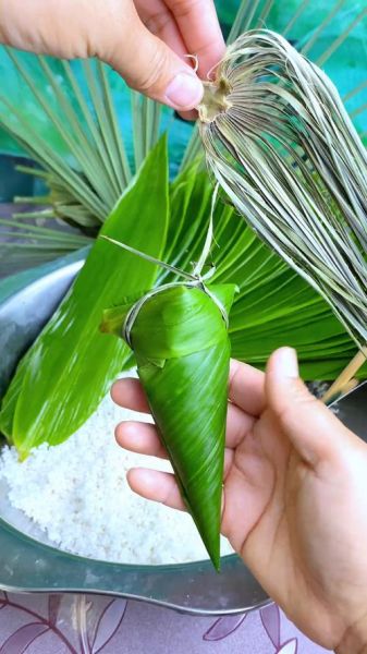 包大粽子怎么包_粽子叶怎么处理不裂-第2张图片-山城妙识