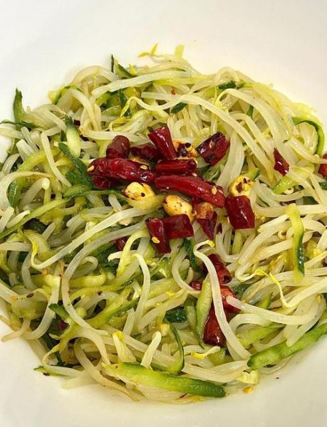 凉拌豆芽菜怎么做_凉拌豆芽菜焯水几分钟-第2张图片-山城妙识