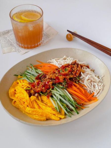 凉拌挂面怎么做简单又好吃_夏天必备开胃神器-第2张图片-山城妙识 凉拌挂面怎么做简单又好吃_夏天必备开胃神器-第2张图片-山城妙识