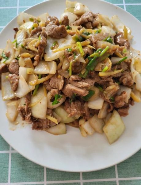 羊肉怎么炒好吃又简单_羊肉炒多久才嫩-第1张图片-山城妙识