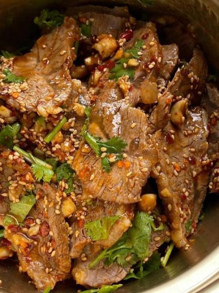 凉拌牛肉怎么做好吃_凉拌牛肉的做法视频-第1张图片-山城妙识