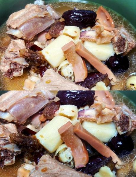 排骨炖墨鱼汤的做法窍门_墨鱼干要不要提前泡发-第1张图片-山城妙识