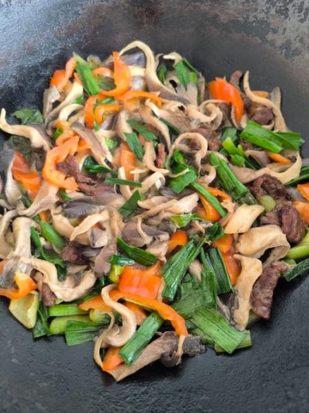 平菇炒肉要焯水吗_焯水窍门大揭秘-第1张图片-山城妙识 平菇炒肉要焯水吗_焯水窍门大揭秘-第1张图片-山城妙识