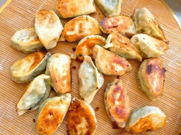 生煎饺怎么做_生煎饺底部金黄酥脆技巧-第2张图片-山城妙识