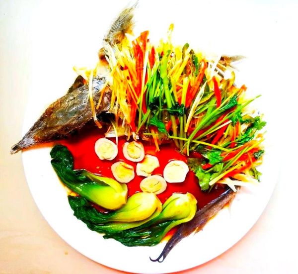 清蒸鲟鱼怎么做才鲜嫩_清蒸鲟鱼的家常做法窍门-第3张图片-山城妙识