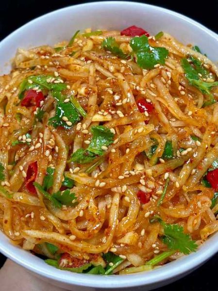 凉拌胡萝卜丝怎么做好吃_凉拌胡萝卜丝用焯水吗-第1张图片-山城妙识 凉拌胡萝卜丝怎么做好吃_凉拌胡萝卜丝用焯水吗-第1张图片-山城妙识