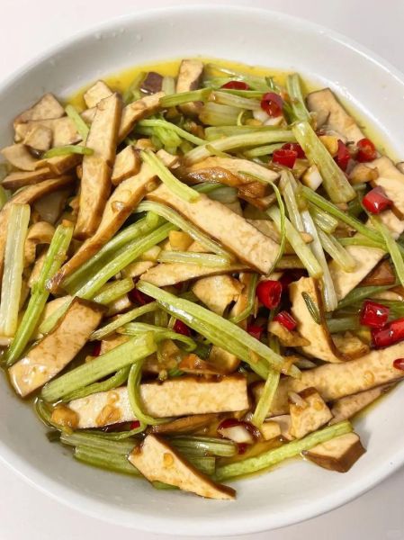 芹菜豆干怎么炒好吃_芹菜豆干的家常做法-第1张图片-山城妙识