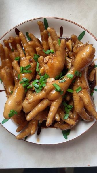 红烧鸡爪加什么配菜好吃_红烧鸡爪配菜推荐-第3张图片-山城妙识
