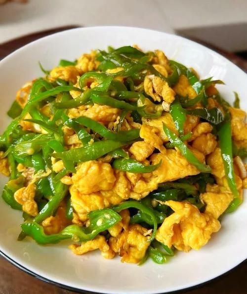 青椒炒鸡蛋怎么做才好吃_正宗青椒炒鸡蛋步骤-第2张图片-山城妙识