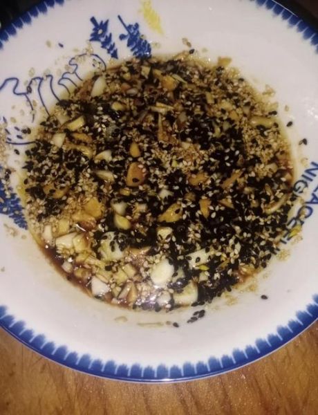 凉拌包头菜怎么做_凉拌包头菜需要焯水吗-第1张图片-山城妙识