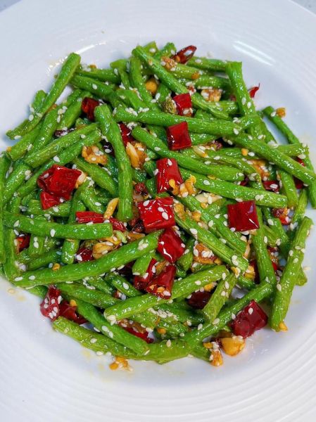 烧豆角的家常做法窍门_豆角怎么炒才翠绿又入味-第2张图片-山城妙识 烧豆角的家常做法窍门_豆角怎么炒才翠绿又入味-第2张图片-山城妙识