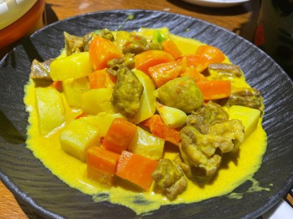 咖喱鸡的家常做法_咖喱鸡怎么做好吃又简单-第1张图片-山城妙识