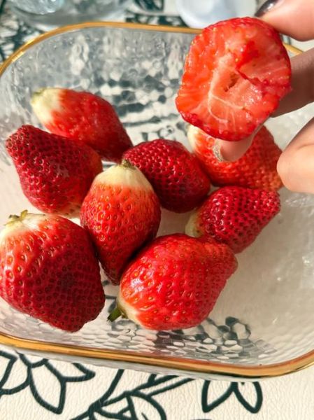 草莓怎么吃_草莓的6种吃法-第2张图片-山城妙识 草莓怎么吃_草莓的6种吃法-第2张图片-山城妙识