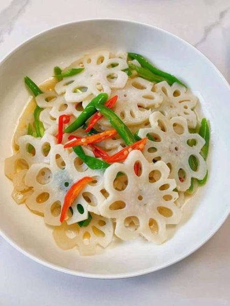 家常藕片怎么炒好吃窍门_藕片炒不黑的秘诀-第2张图片-山城妙识 家常藕片怎么炒好吃窍门_藕片炒不黑的秘诀-第2张图片-山城妙识