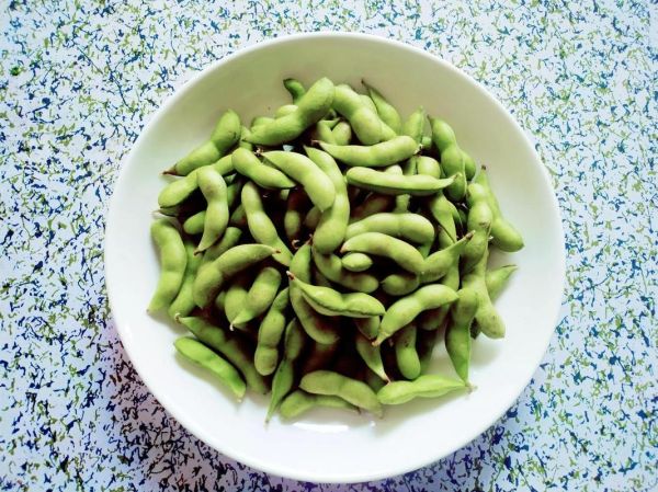 剥好的毛豆焯水几分钟_焯水毛豆多久才翠绿-第3张图片-山城妙识