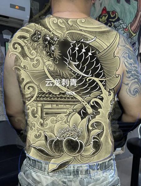 鲤鱼跳龙门纹身图满背多少钱_适合什么人-第1张图片-山城妙识