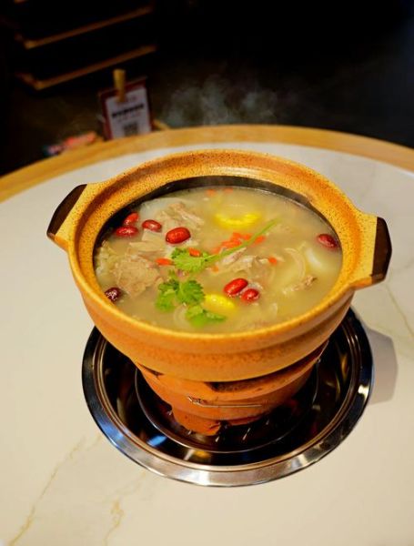 怎样煲羊肉汤_羊肉汤去膻味技巧-第2张图片-山城妙识