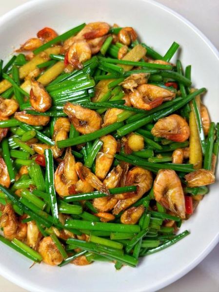 韭菜炒虾仁怎么做_韭菜炒虾仁的家常做法-第2张图片-山城妙识