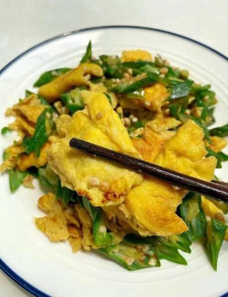 秋葵炒鸡蛋要焯水吗_秋葵炒蛋焯水技巧-第2张图片-山城妙识