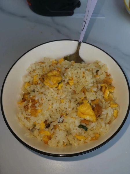 新手炒蛋炒饭先放蛋还是先放饭_蛋炒饭不粘锅技巧-第1张图片-山城妙识