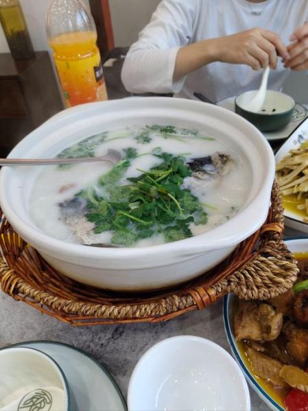 清汤鱼头火锅怎么做_鱼头火锅汤底秘诀-第2张图片-山城妙识