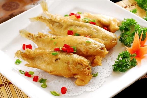 炸小黄鱼用干面粉还是面糊_口感差异在哪-第3张图片-山城妙识