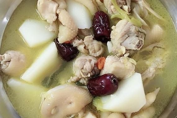 山药香菇炖鸡汤的做法_山药香菇炖鸡汤的功效-第3张图片-山城妙识