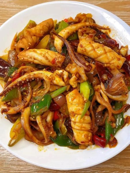 炒鱿鱼怎么炒好吃_鱿鱼炒多久才嫩-第2张图片-山城妙识