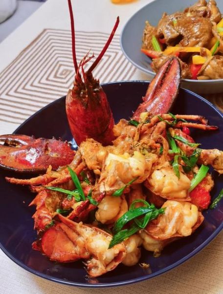 炒小龙虾怎么做_炒小龙虾需要焯水吗-第1张图片-山城妙识