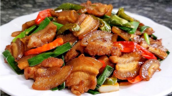 四川回锅肉最正宗的做法_回锅肉怎么炒才香-第2张图片-山城妙识