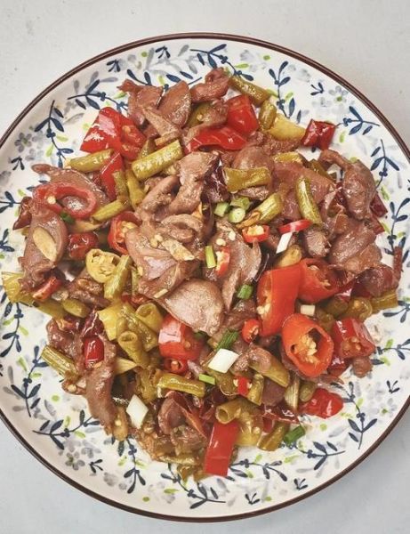 四川泡椒炒鸡胗怎么做_鸡胗焯水还是直接炒-第2张图片-山城妙识