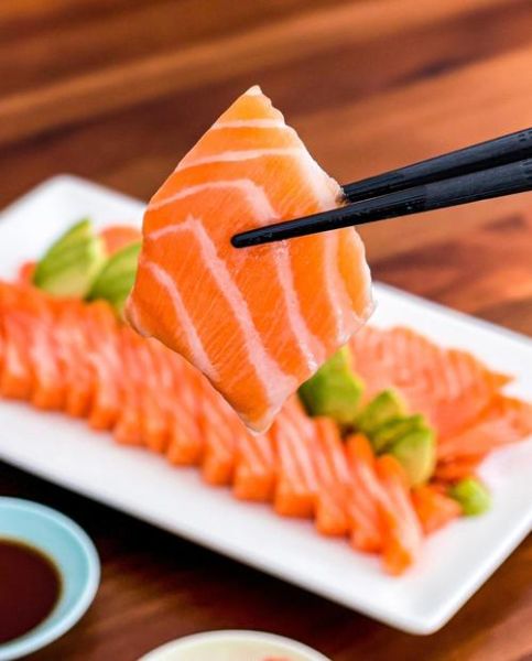 三文鱼哪些人不能吃_孕妇能吃三文鱼刺身吗-第1张图片-山城妙识