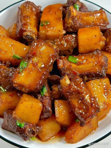 排骨炖土豆怎么做才好吃_排骨炖土豆需要焯水吗-第2张图片-山城妙识 排骨炖土豆怎么做才好吃_排骨炖土豆需要焯水吗-第2张图片-山城妙识