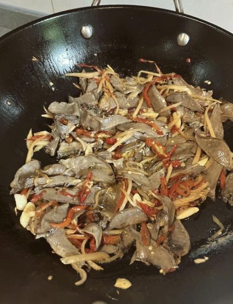 炒猪心要不要焯水_焯水后口感如何-第1张图片-山城妙识