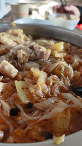 酸菜五花肉炖粉条怎么做_酸菜五花肉炖粉条的家常做法-第2张图片-山城妙识 酸菜五花肉炖粉条怎么做_酸菜五花肉炖粉条的家常做法-第2张图片-山城妙识