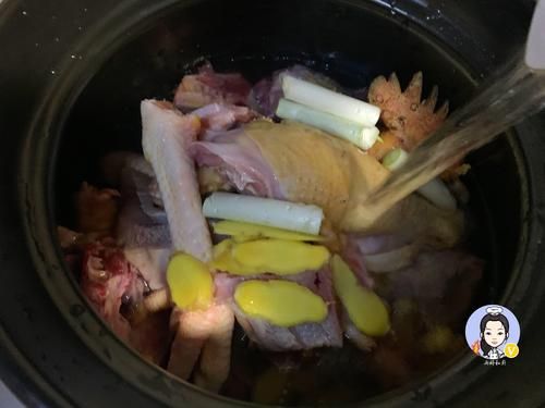 炖鸡汤的做法全过程_怎样炖出奶白浓汤-第2张图片-山城妙识