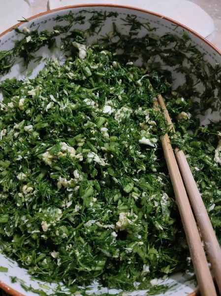 香菜鸡蛋馅饺子怎么做_香菜鸡蛋饺子馅怎么调才好吃-第3张图片-山城妙识