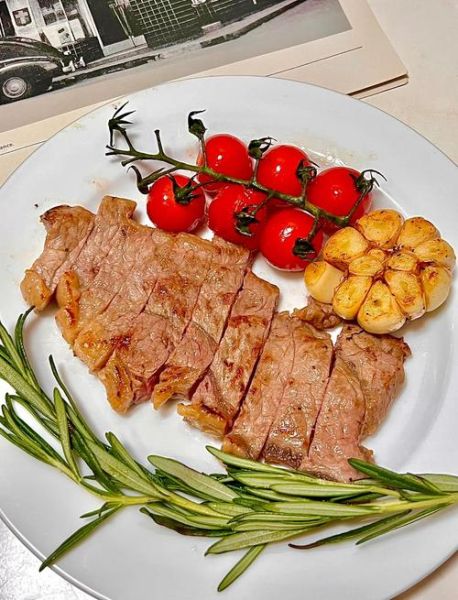 煎牛排怎么掌握火候_煎牛排用什么锅最好-第1张图片-山城妙识