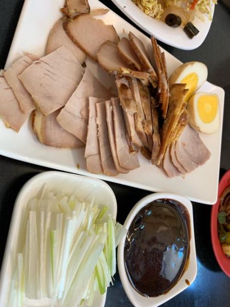 熏肉大饼怎么做_正宗熏肉大饼配方-第1张图片-山城妙识 熏肉大饼怎么做_正宗熏肉大饼配方-第1张图片-山城妙识