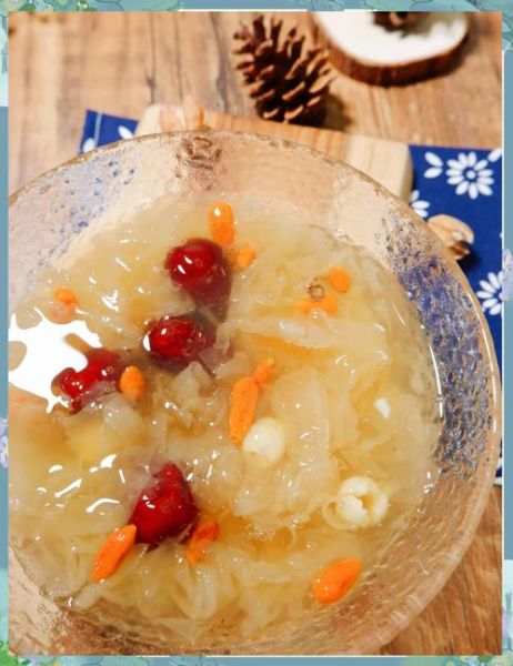 胶多多冰糖银耳莲子羹怎么做_胶多多冰糖银耳莲子羹的功效-第1张图片-山城妙识 胶多多冰糖银耳莲子羹怎么做_胶多多冰糖银耳莲子羹的功效-第1张图片-山城妙识