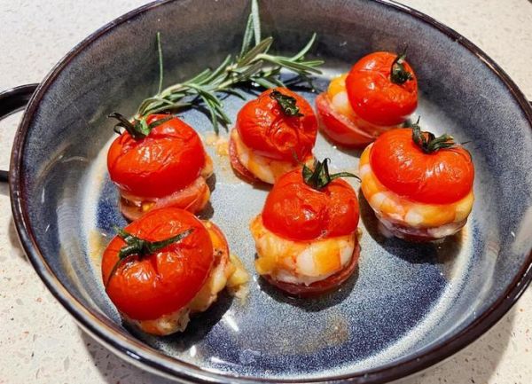 番茄炒大虾怎么做_番茄炒大虾最简单的家常做法-第1张图片-山城妙识