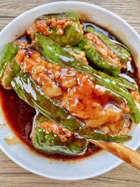 肉馅虎皮辣椒怎么做_虎皮辣椒肉馅不爆锅技巧-第2张图片-山城妙识