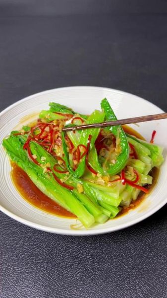 白灼油麦菜怎么做_白灼油麦菜焯水几分钟-第1张图片-山城妙识