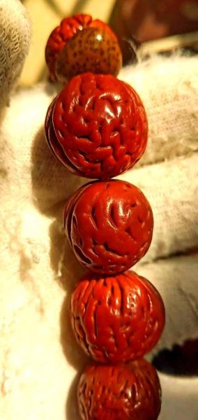 桃核手串包浆玉化完图_多久能盘出玻璃底-第2张图片-山城妙识