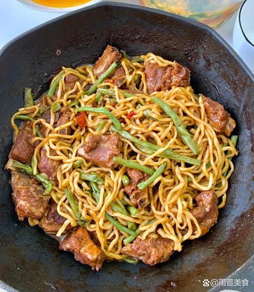 猪肉豆角焖面怎么做_猪肉豆角焖面用哪种面条-第1张图片-山城妙识 猪肉豆角焖面怎么做_猪肉豆角焖面用哪种面条-第1张图片-山城妙识