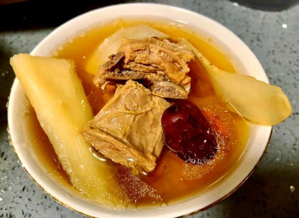 隔水炖盅炖汤放冷水还是热水_隔水炖盅炖汤的正确水温-第2张图片-山城妙识 隔水炖盅炖汤放冷水还是热水_隔水炖盅炖汤的正确水温-第2张图片-山城妙识