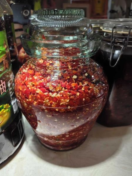 腌菜坛子怎么选_腌菜坛子哪种材质好-第2张图片-山城妙识 腌菜坛子怎么选_腌菜坛子哪种材质好-第2张图片-山城妙识