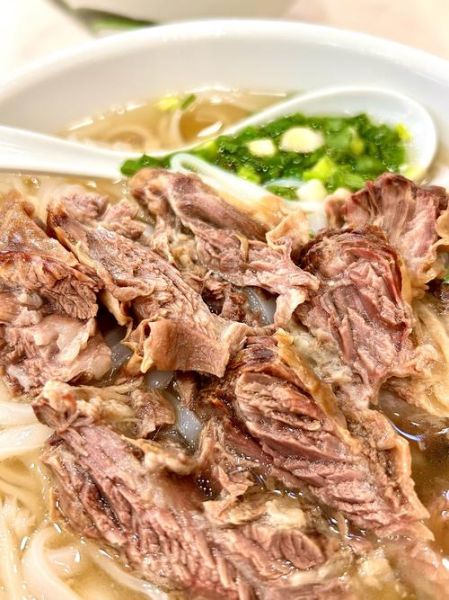 煮牛肉汤的家常做法_牛肉汤怎么炖才好吃-第1张图片-山城妙识