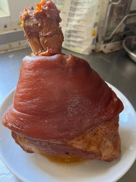 白水烀肘子怎么做_烀肘子需要焯水吗-第2张图片-山城妙识